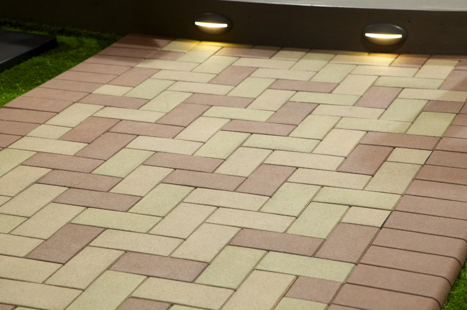 10 Paver Walkway Next to a Driveway Ideas | ASPIRE